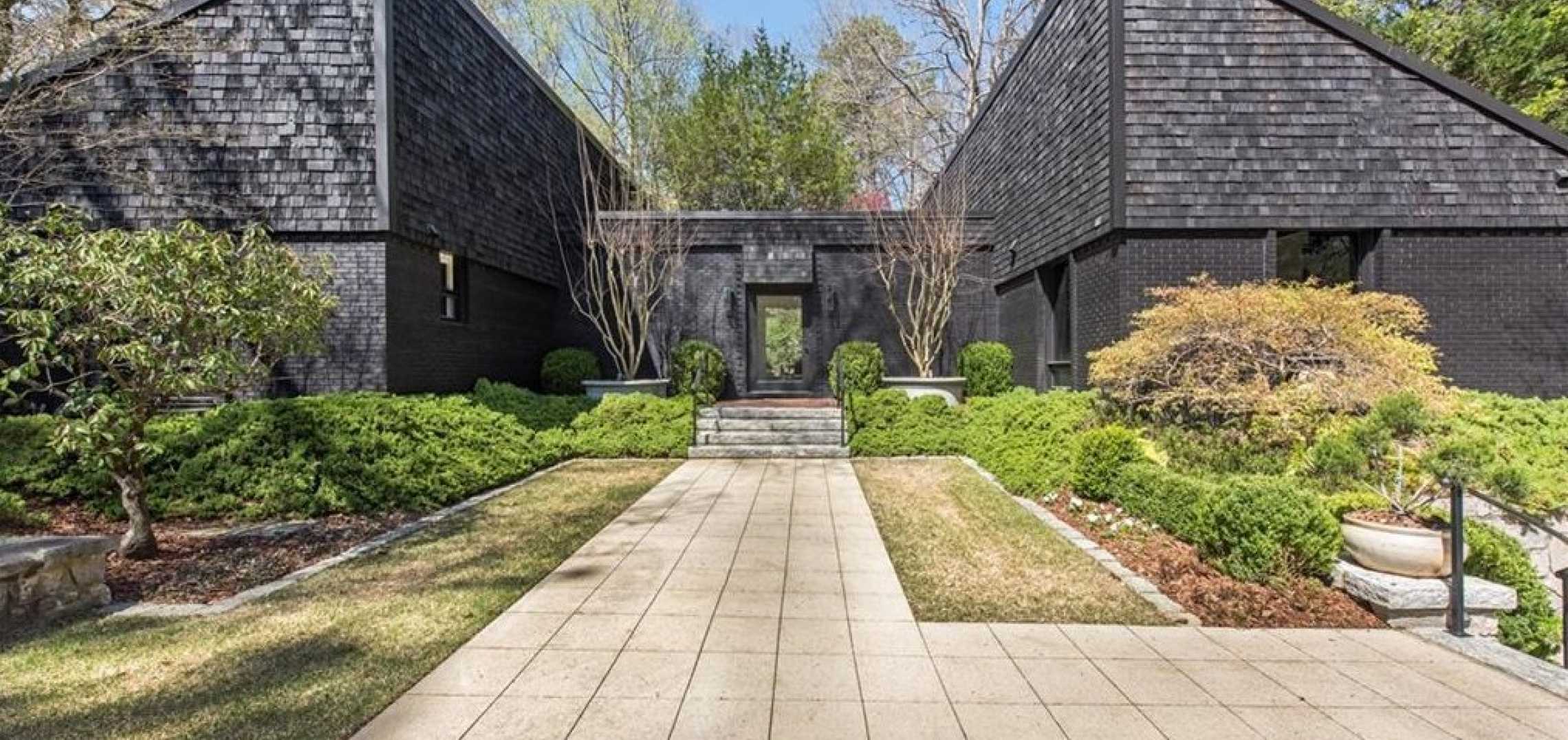 Revised 1950s modern by famed Atlanta architect lists for first time ...