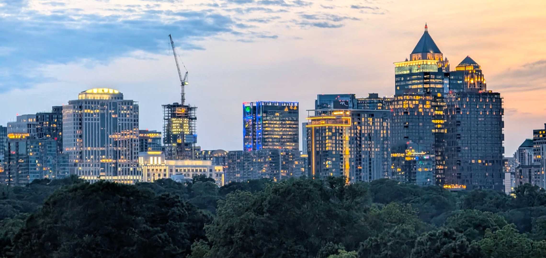 Crane Watch: 1072 W. Peachtree tower makes mark over Atlanta's eastside ...